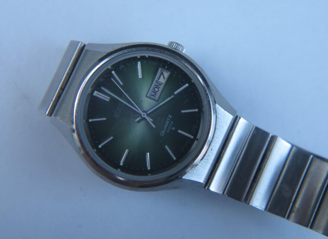 Seiko SQ 0903-7019 Price, Specs, Market Insights | WatchCharts