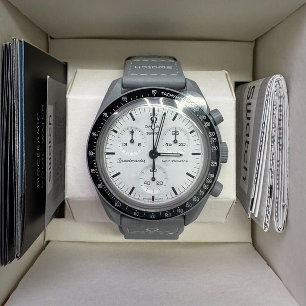 Swatch x Omega Bioceramic Moonswatch 1965 Gray White - SO33M106 ...