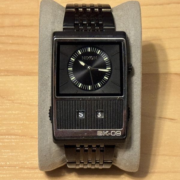 Nixon The Score SK-09 "To Revert" Black Metal Counter Men's Analog ...