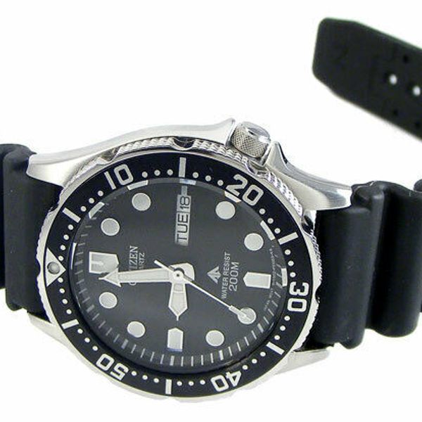 Vintage Mens CITIZEN PROMASTER 5502 F50352 200M Quartz Dive Watch Mint ...