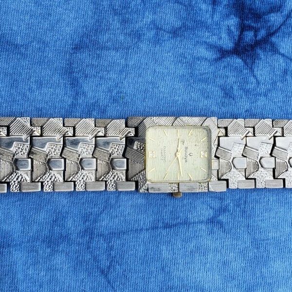 Bulova Diamond Quartz 3063-5020 18 K Gold Nugget Men's Watch New ...