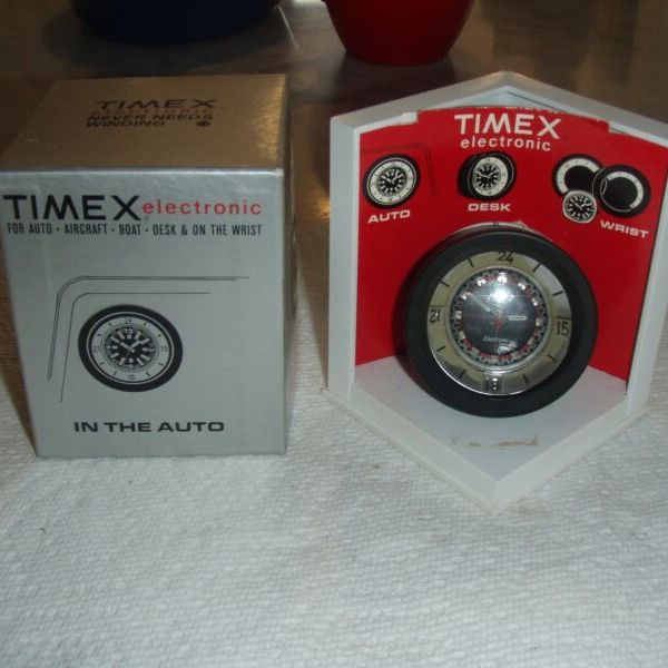 vintage 1973 TIMEX Electronic desk auto aircraft boat wrist WATCH w ...