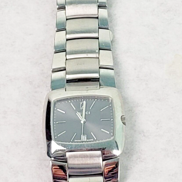 Vintage GUCCI Analog 8500M Silver Dial Watch With Black Face New ...