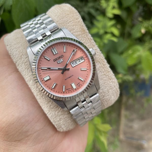 Vintage Seiko 5 Automatic 7S26 Fluted Bezel 21 Jewels Salmon Dial ...