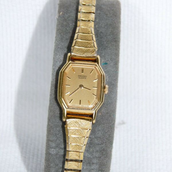 1985 Vintage Womens Seiko Gold Tone Quartz Watch Speidel Band 2C20-5769 | WatchCharts Marketplace
