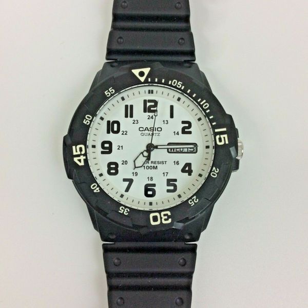 Casio Men's 5125 Watch Black White Day Date New Battery | WatchCharts ...