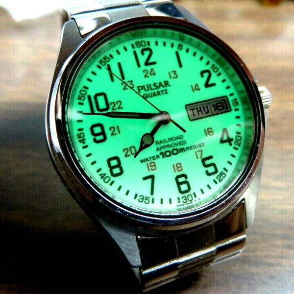 VINTAGE MANS PULSAR QUARTZ WATCH RAILROAD APPROVED 100 METER GLOW DIAL ...