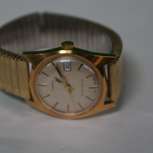 Timex Watch Water Resistant Vintage Dial England 24560 35MM Gold Tone ...