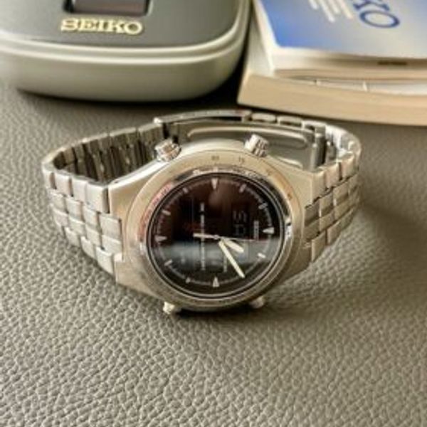 Seiko Chronograph Dualtime H021-8001 Quartz Menâ s Wristwatch Vintage ...