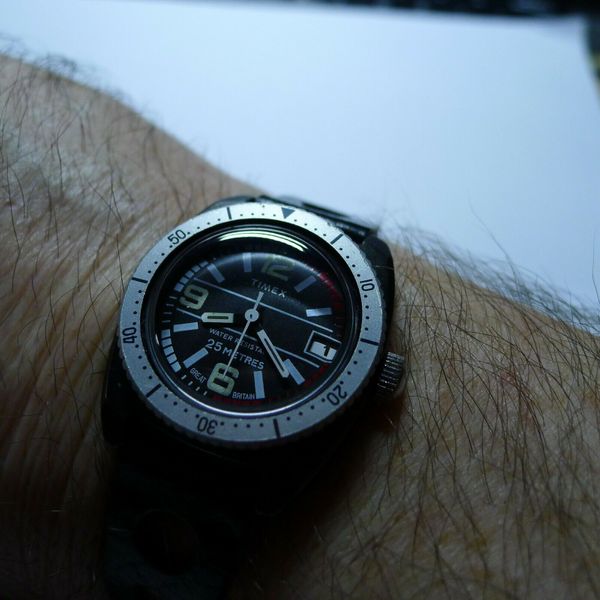 VINTAGE TIMEX DIVER 25 METRES, Gt.BRITAIN 1974,DATE,EXCELLENT WORKING ...