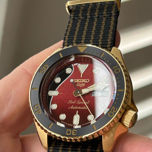 [WTS] Seiko 5 Sports Brian May Limited Edition Model SRPH80 – Full Set ...