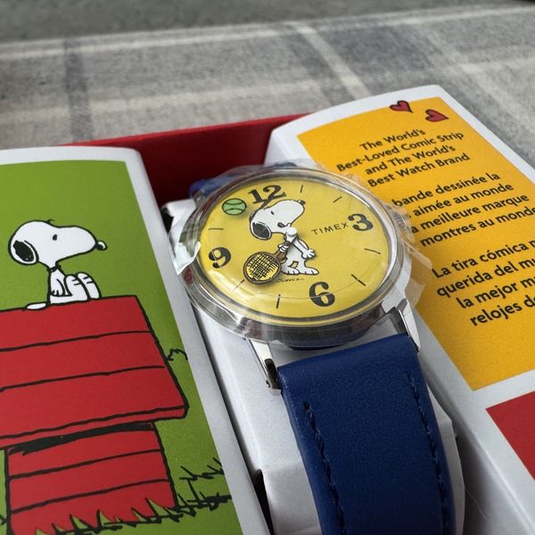 TIMEX Marlin Hand Wind Snoopy Tennis Match Point Yellow Dial And Blue ...