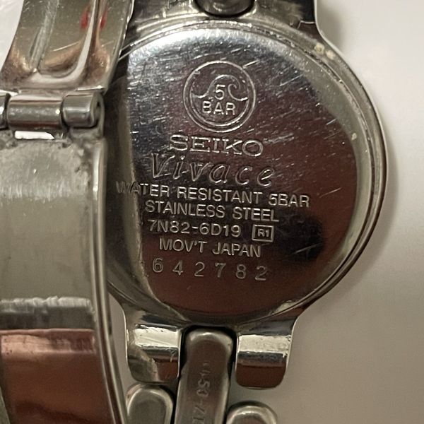 Seiko 7N82-6D19 Vivace SQ Ladies Stainless Steel Watch Mother Of Pearl ...