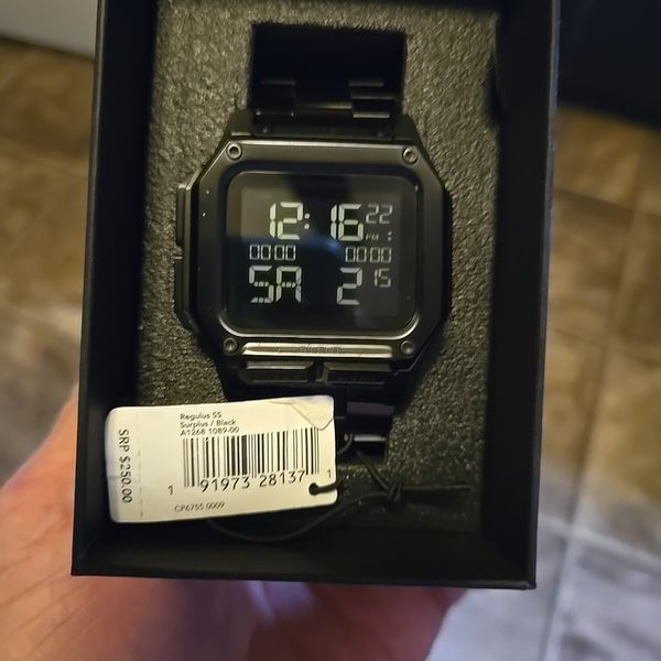 NIXON Regulus SS RARE COLOR | WatchCharts Marketplace