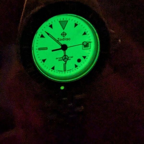 Vintage 90s Ladies Zodiac Red Dot / Red Point Luminous Dial 200m Diver ...
