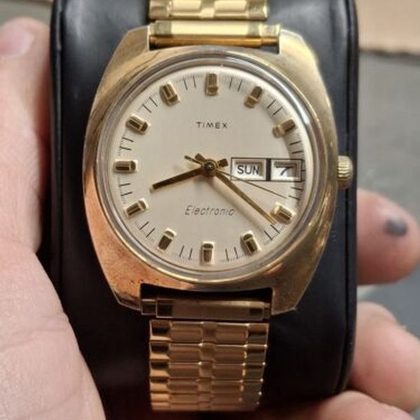 Timex Electronic Gold Tone Mens Vintage 1970s Retro Watch | WatchCharts ...