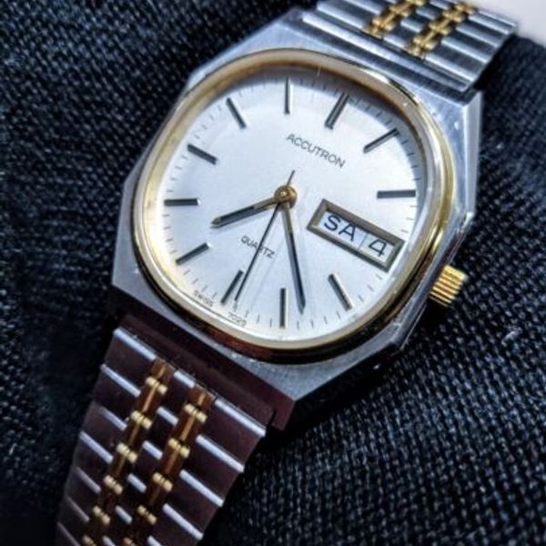 Bulova Accutron Vintage 1980 Quartz Octagonal Classic Slim Day Date Men ...