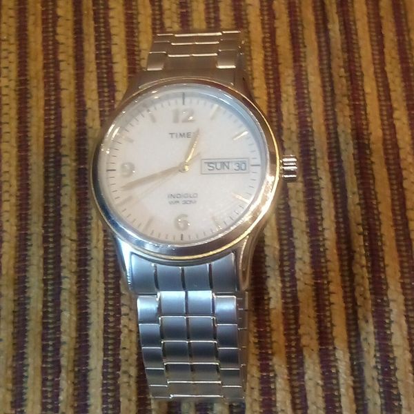Timex Indiglo Calendar Watch CR2016 Cell Gold Face WR-30-M -Needs ...