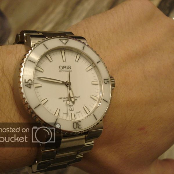 FS: Oris Aquis date 43mm white ceramic bezel on stainless bracelet - price drop | WatchCharts ...