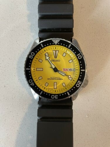Seiko SKXA35 Bumblebee Yellow Divers Watch | WatchCharts