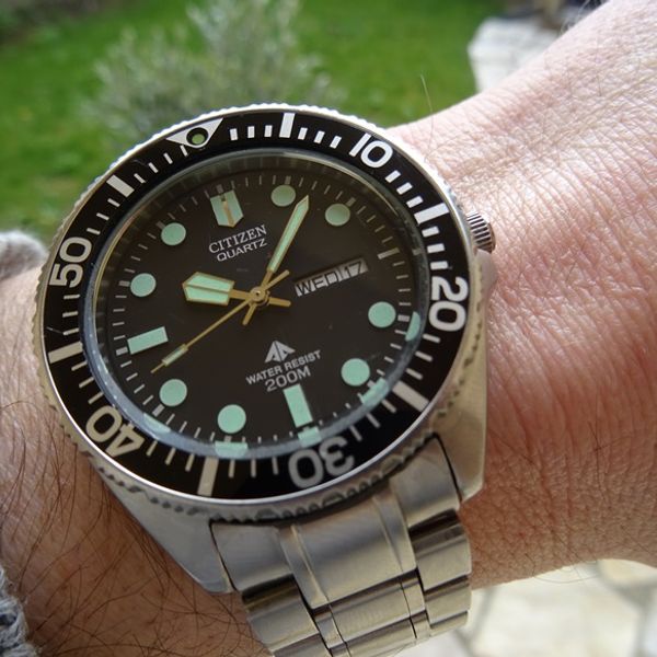 FS : Citizen Promaster 5502 Quartz - Diver 200 + Bracelet | WatchCharts