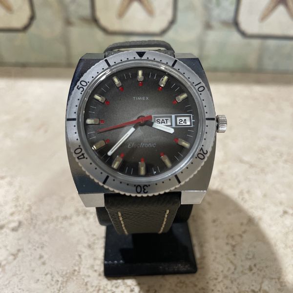VINTAGE 80sâ TIMEX ELECTRONIC DATE DIVER SPORT DIAL QUARTZ MEN'S SILVER ...