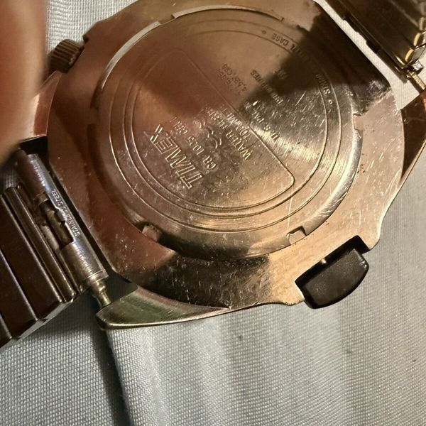 1995 Timex Indiglo 100 M Quartz Watch 45 mm Screw Down Crown Diver ...