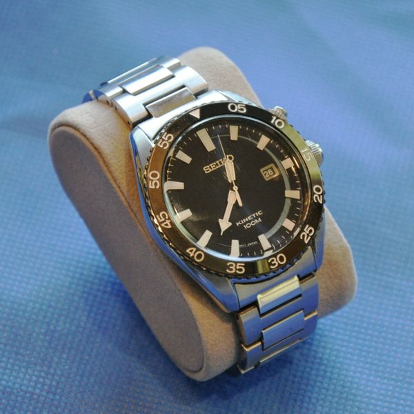 Seiko Kinetic Diver Style 100m WR (5M82-0AG0) Men's Watch | WatchCharts