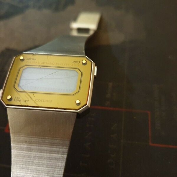 Seiko D031-401A Dot Matrix LCD Vintage Digital LC Quartz Watch ...
