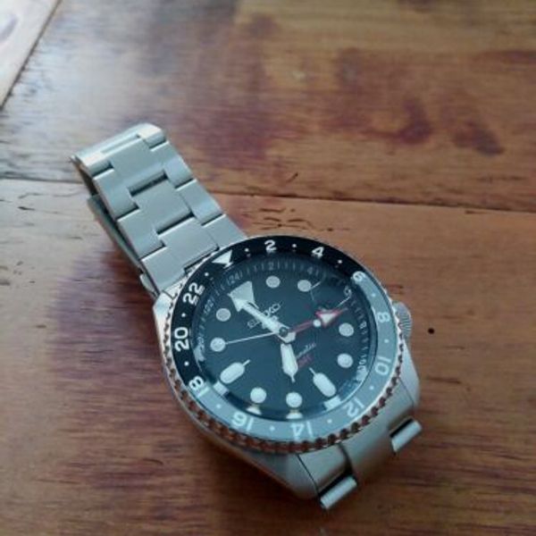Seiko 5 Sports Men's Black Watch - SSK001. With Strapcode oyster ...