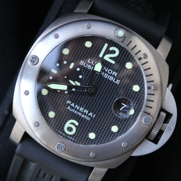 FS: Panerai Luminor Submersible PAM 25 BOX + PAPERS TITANIUM Hobnail ...