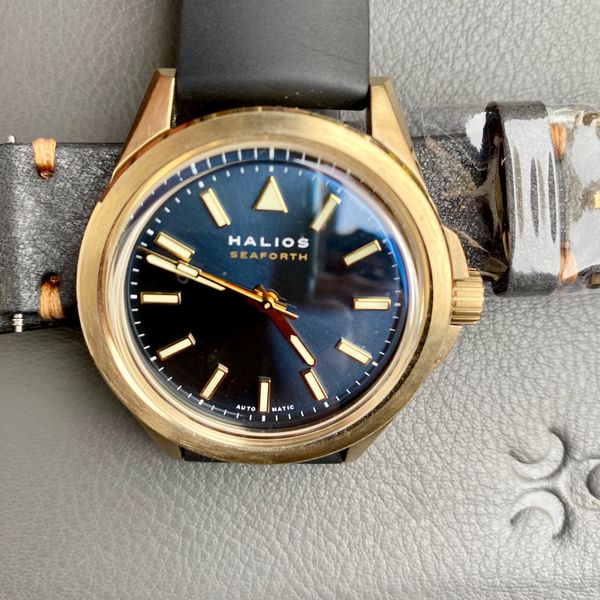 Halios Seaforth Bronze, blue sunburst dial, new | WatchCharts Marketplace