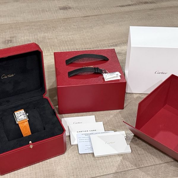 2026 Cartier Tank Must Large Model Ref# WSTA0136 **Complete Box ...