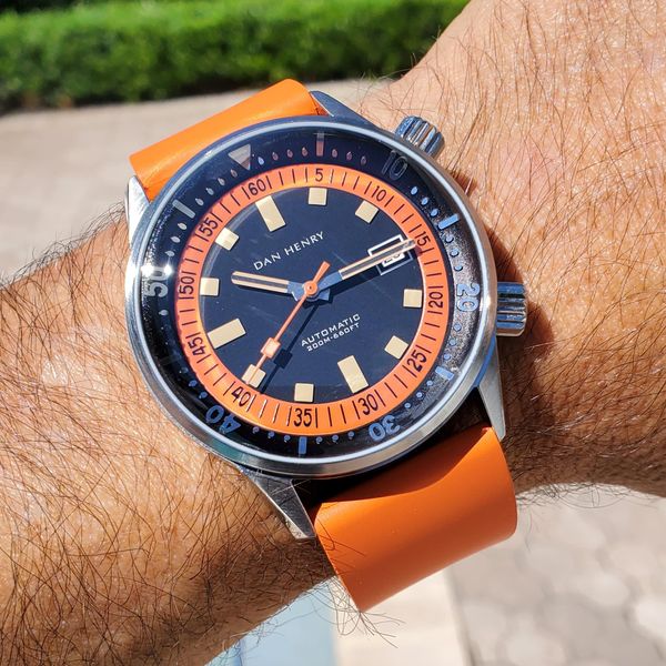 Dan Henry 1970 Automatic Diver 44mm on FKM rubber and extra leather ...