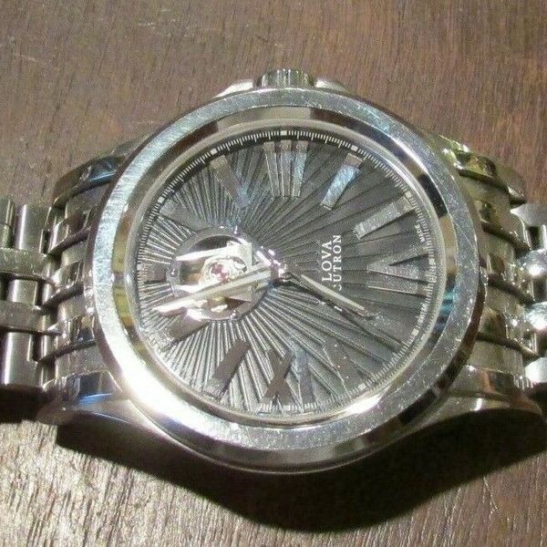 BULOVA ACUTRON C860679A AUTOMATIC WATCH FITS LOOSE ON 7 INCH WRIST ...