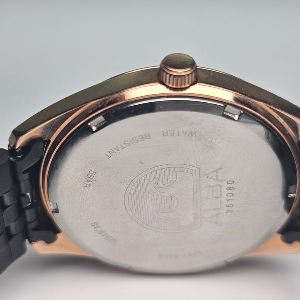 Alba by Seiko VJ42-X341 Menâ s Quartz 5 BAR Watch â Black Dial Two-Tone ...