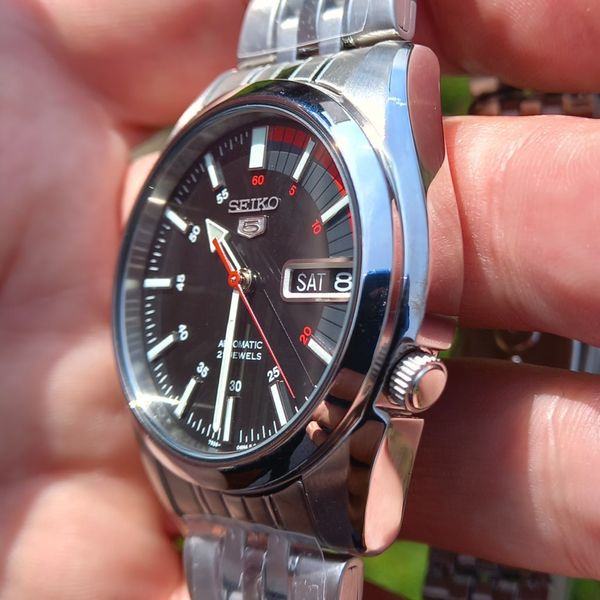 MEND SEIKO 5 7S26 SNK375K1 BLACK RACER AUTOMATIC WATCH. BOXED, BNWT ...