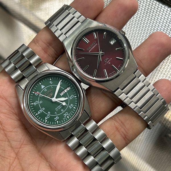 Lot of 2 Seiko Red & Green Dial Japan Men's Wrist Watches | WatchCharts ...