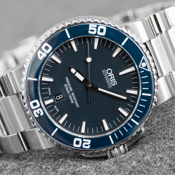FS: Oris Aquis Date, 43mm, Blue Dial, Blue Ceramic Bezel, Bracelet ...