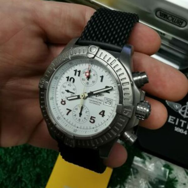 Breitling Chrono Avenger Titanium 44mm E13360 - Rare White Dial ...