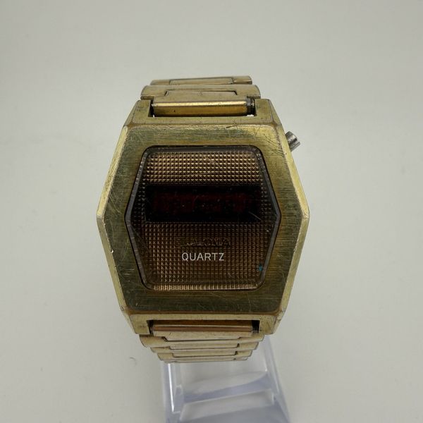 Vintage BULOVA Quartz Red Led Men's Watch N6 Gold Tone Case - For Parts ...