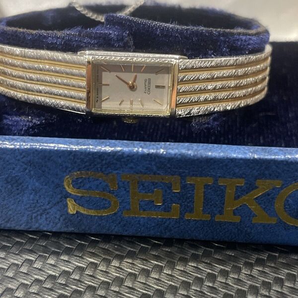 SEIKO QUARTZ Gold Tone 2E20-5240 JAPAN WOMEN'S Wrist Watch New Battery VINTAGE | WatchCharts ...