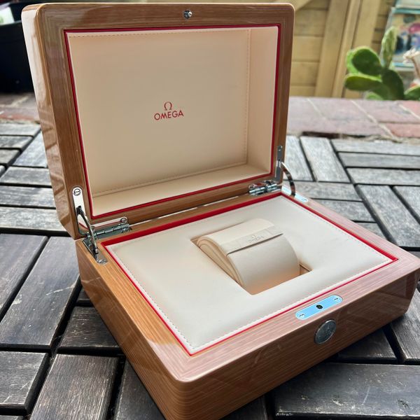 [WTS] Omega Box from Seamaster Heritage $199 | WatchCharts Marketplace