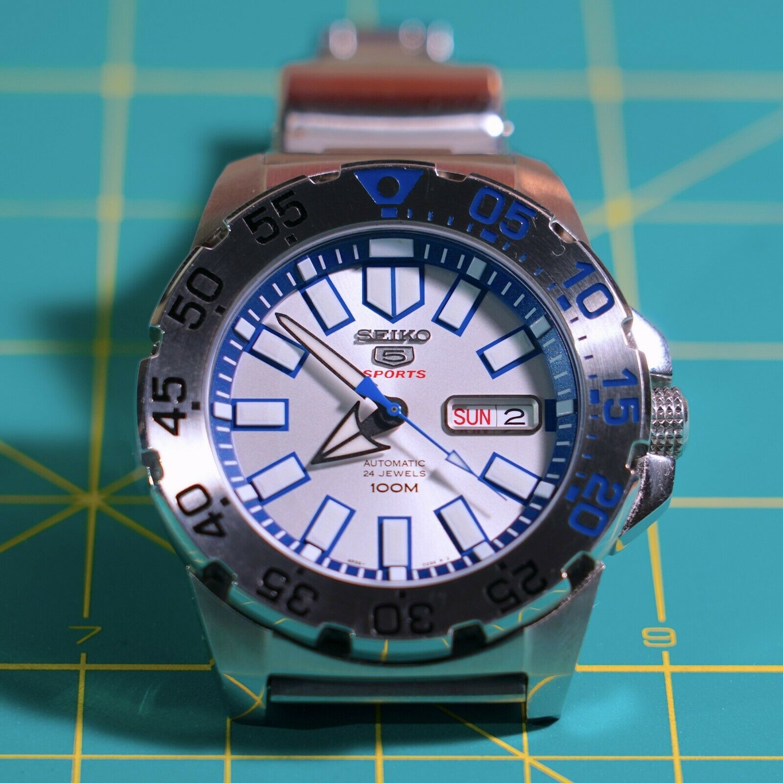 Seiko 5 SRP481k1 automatic dive watch - Baby Ice/Snow Monster w/ milled ...