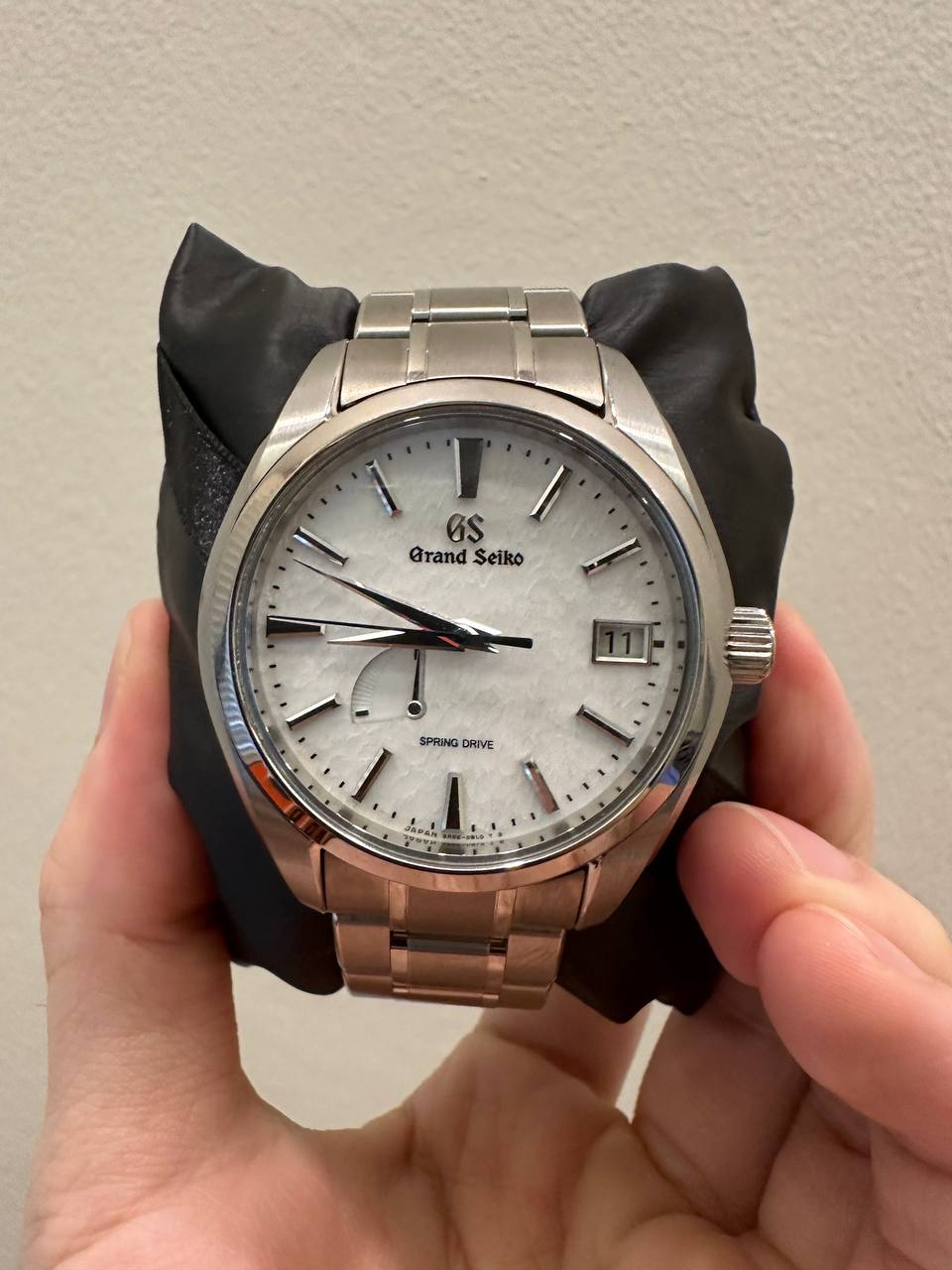 (Dec 2022) Grand Seiko SBGA211G Snowflake | WatchCharts Marketplace