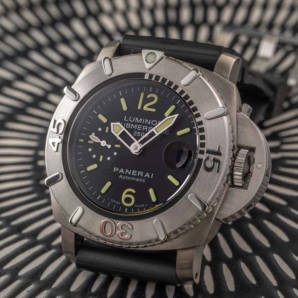 Panerai Luminor Submersible 2500 PAM00194 | WatchCharts Marketplace