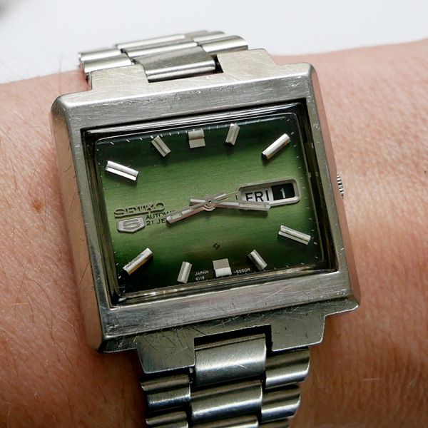 Seiko 5 automatic watch TV case green dial | WatchCharts UK