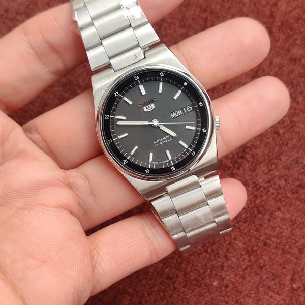 Vintage Seiko 5 Black 7009-467L 17 Jewels Day/Date Japan Made Automatic Watch | WatchCharts ...