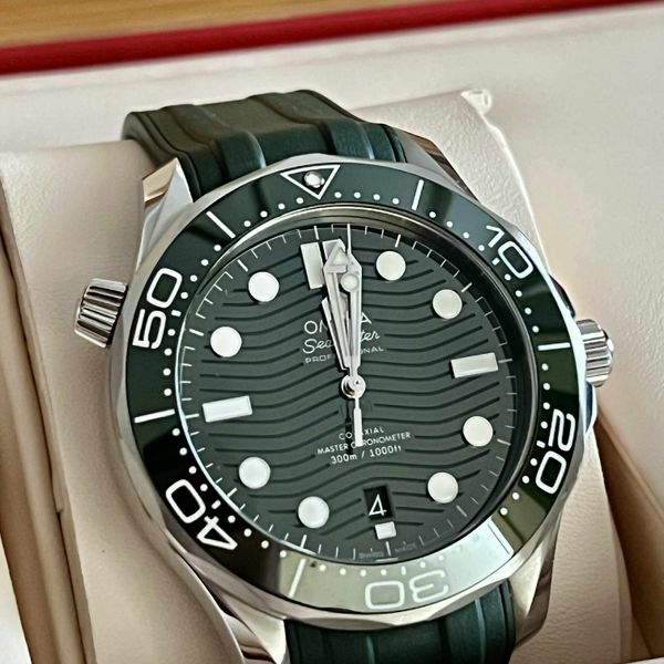 Year 2023 Green Omega Seamaster Diver 300 42MM (NEGOTIABLE ...