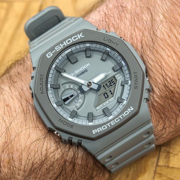 Hands-on with the new gray Casioak, plus the all red and market updates ...
